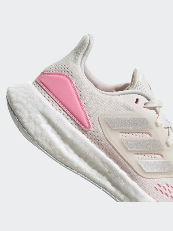 รองเท้า Pureboost 22 W